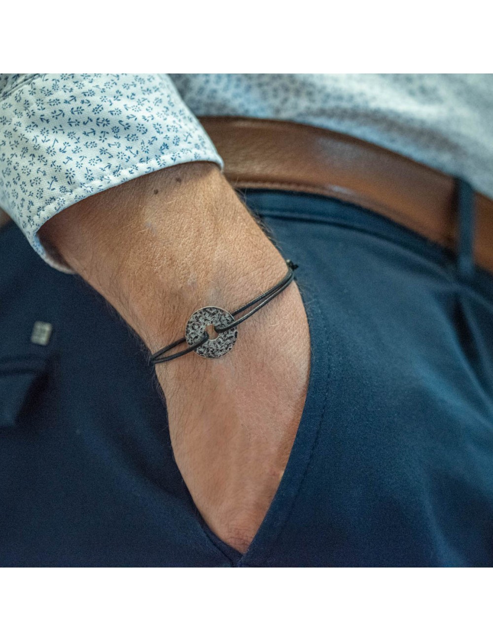 Bracelets homme or et cordon 18 carats